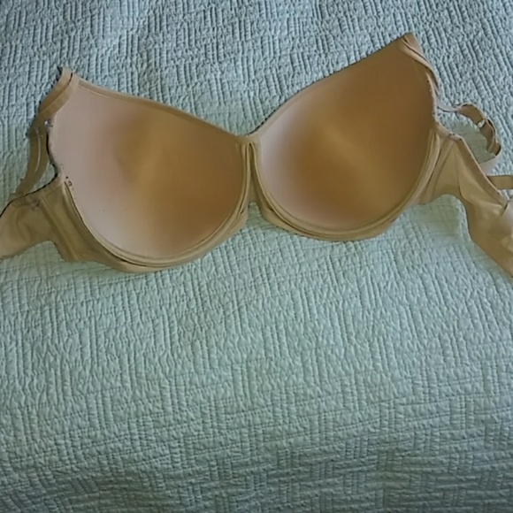 etre | Intimates & Sleepwear | 36e Usa 36dd Etre Underwire Bra Beige ...